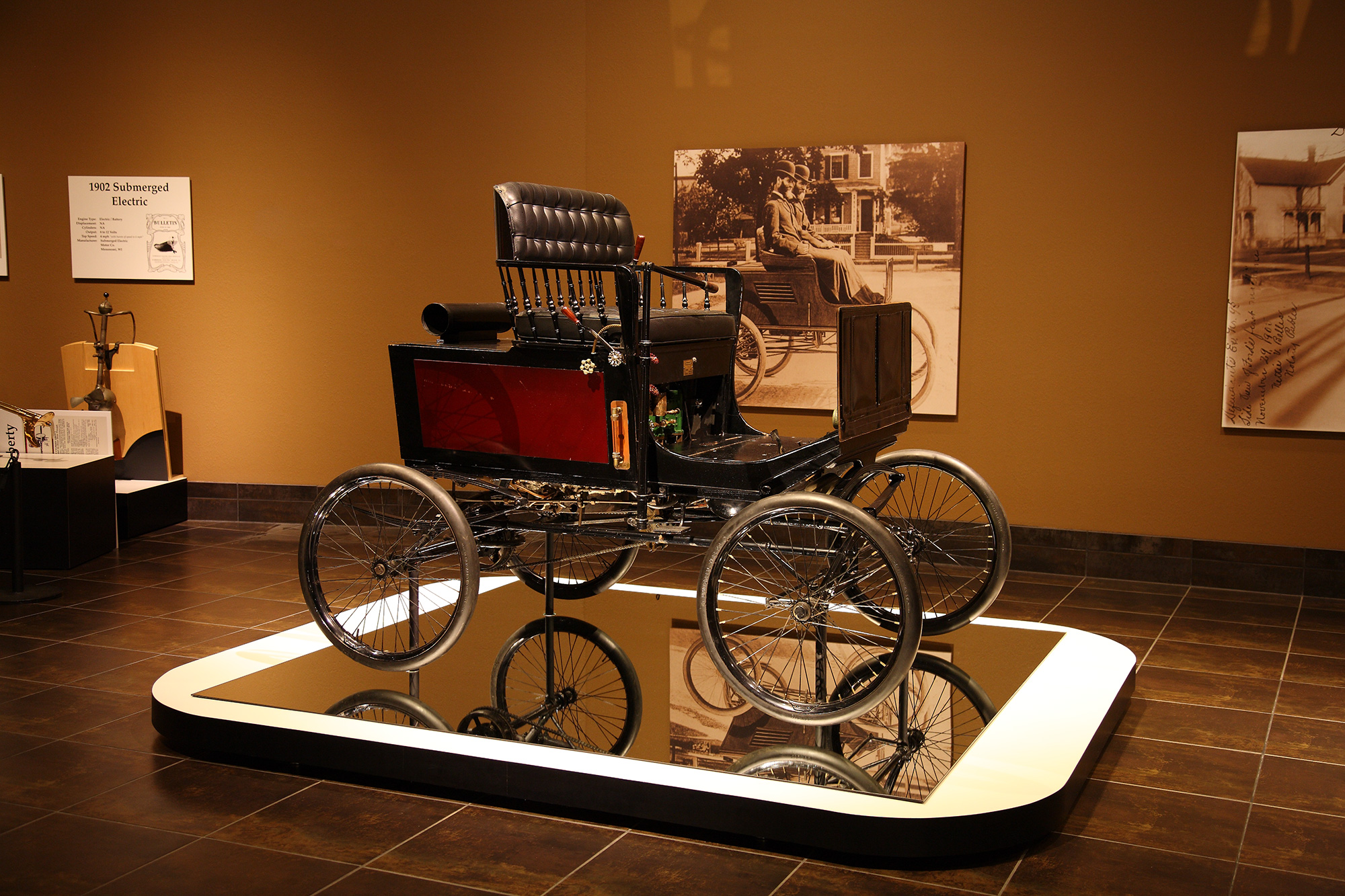 1899 Locomobile - Tellus Museum in Cartersville, Georgia
